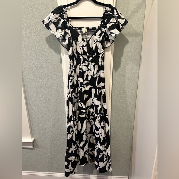 Pinch | Dresses | Black And White Floral Maxi Dress Pinch | Poshmark